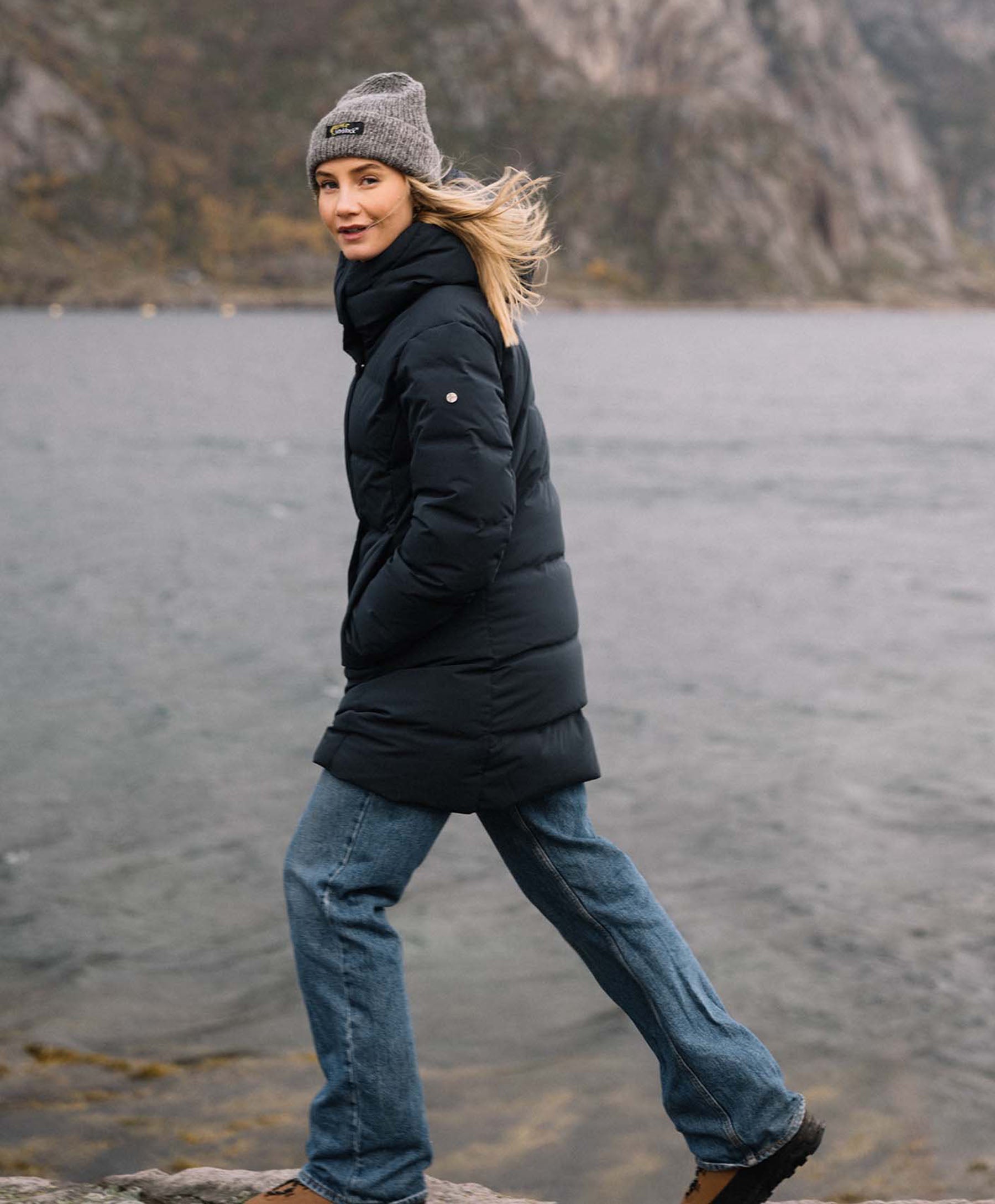 Noon II — Midnight Blue – Scandinavian Edition